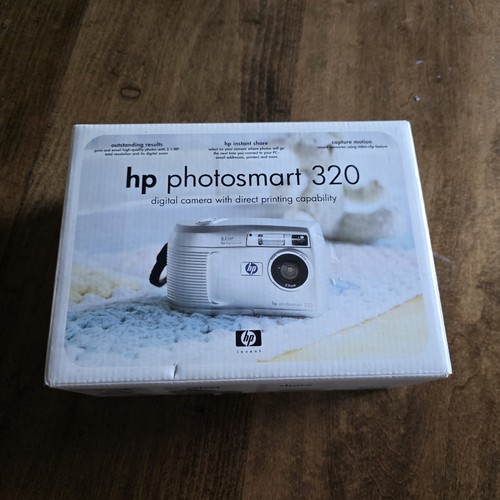 HP Photosmart 320 2.1 Megapixel Digital Camera 4X Digital Zoom Silver ...