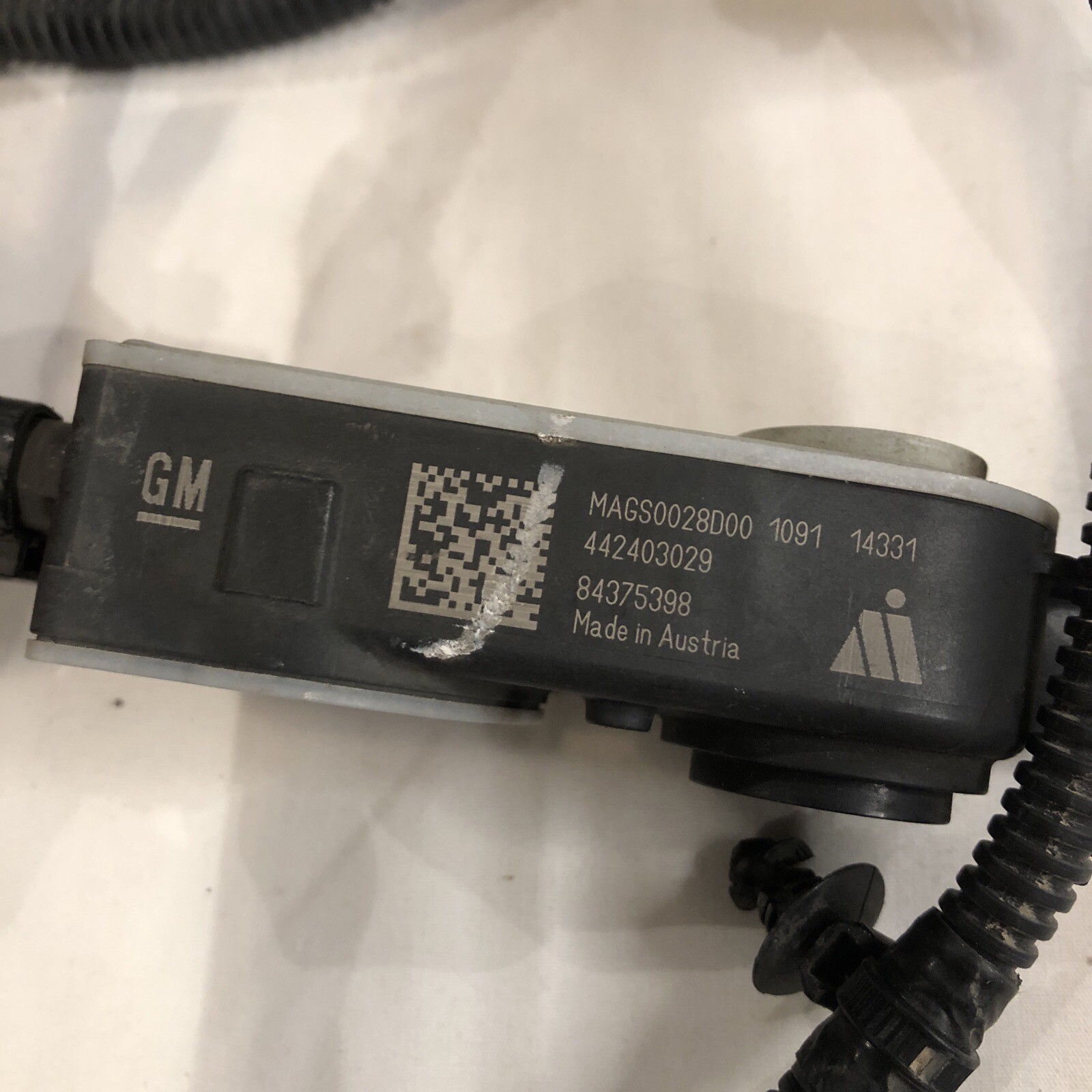 GM Shutter Motor and Wiring Harness Front General Motors OEM 84375398 ...