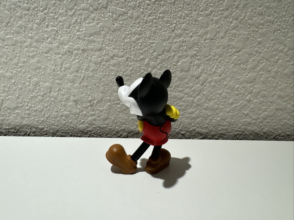 Mickey Mouse Pie Eye Mickey Figure 90 Years of Disney Magic Collectors ...