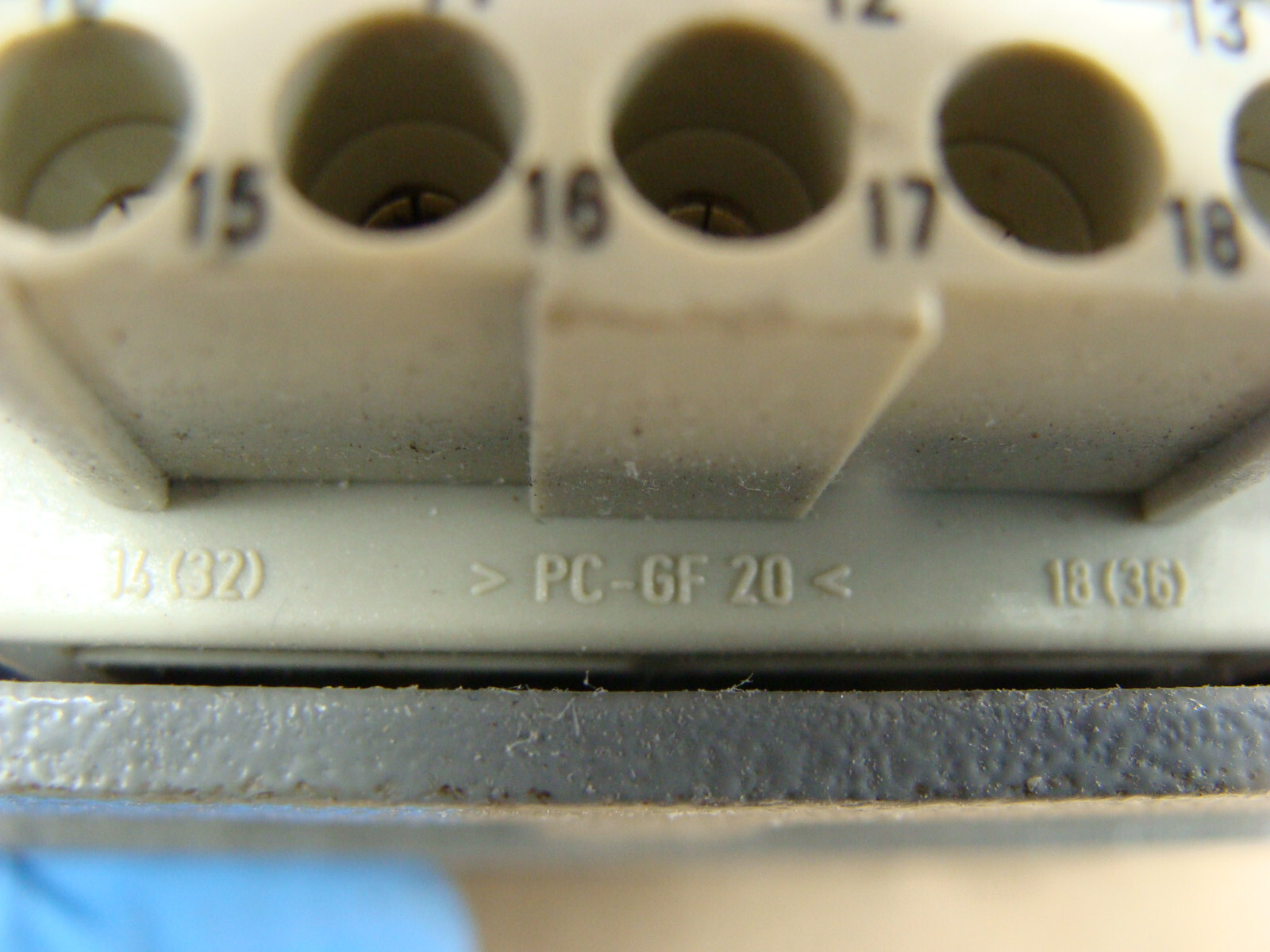 LOT OF 2 HARTING CONNECTORS PC-GF 20 FEMALE 18 PIN | eBay