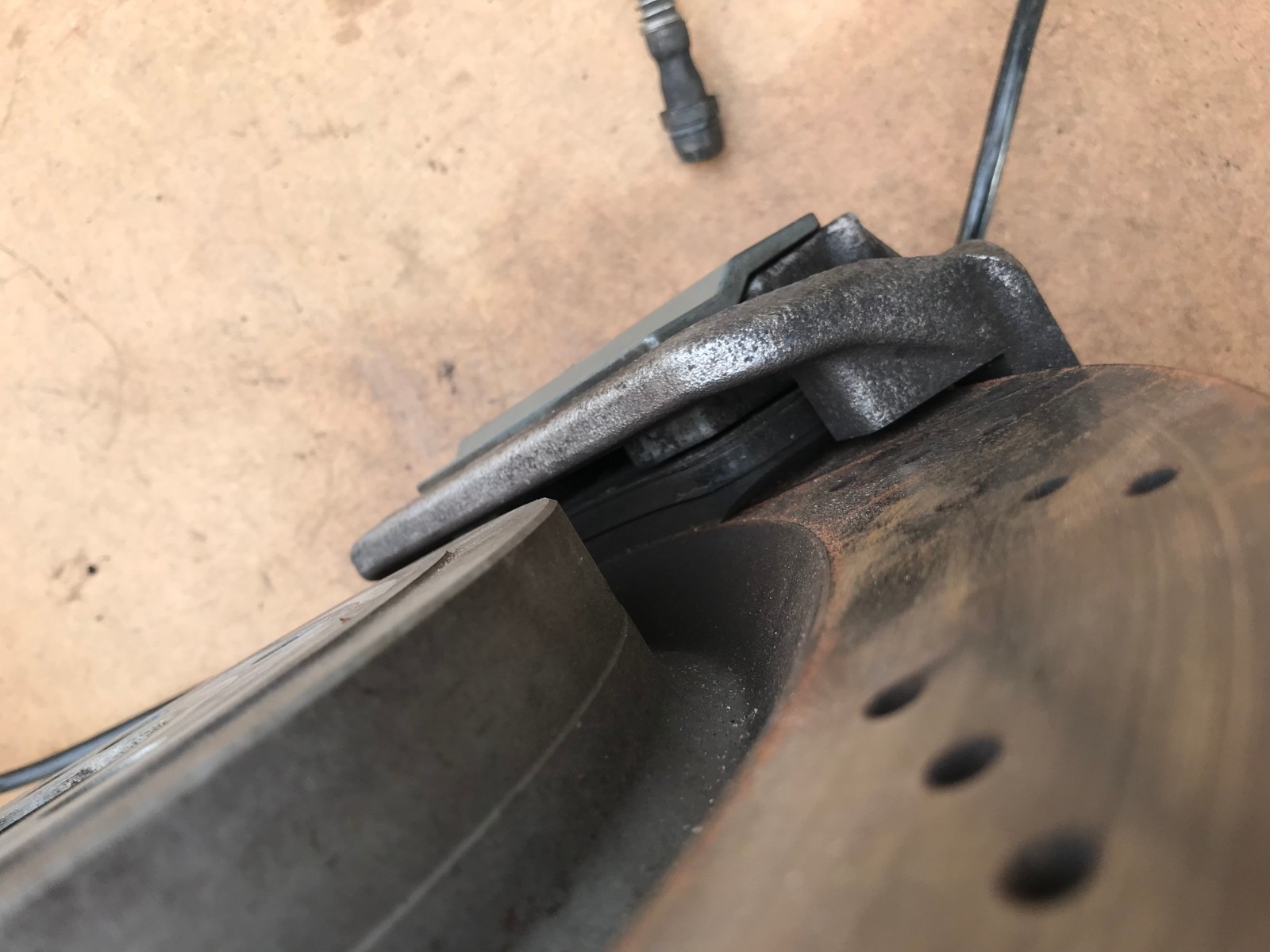 Mercedes Benz W205 C63 AMG Sport Brake Discs Calipers Pads Bremssättel ...