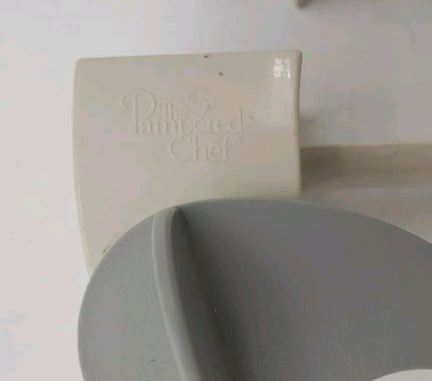 The Pampered Chef Rotary Cheese Grater Fine Grater Wheel Nice Parmesan ...