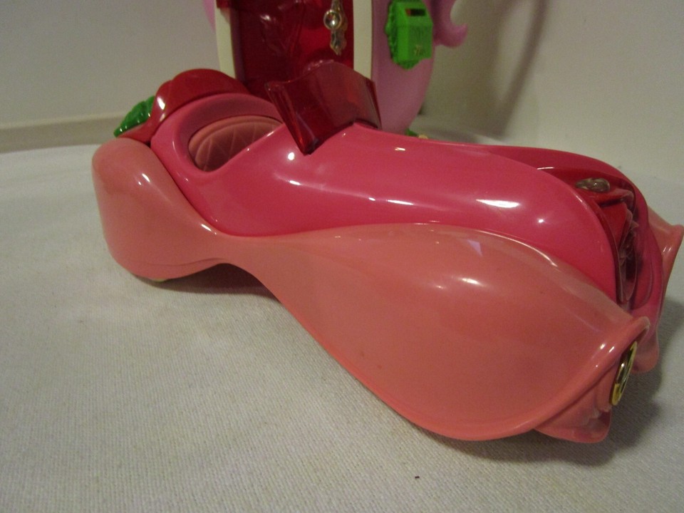 Vintage 1984 Kenner Rose Petal Place Cottage w/6 Dolls, Roadster ...