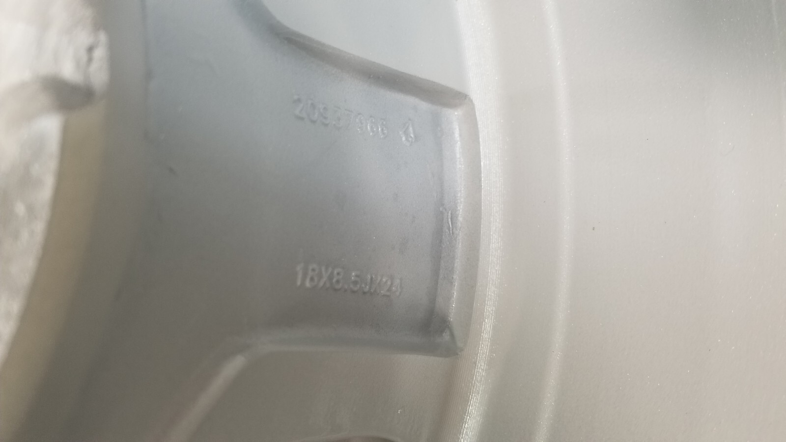 2017 Chevrolet Tahoe Silverado OEM 5647 Wheel Rim GM for sale online | eBay