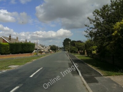 Photo 6x4 Eastfield Road Keyingham Takes you the old railway line ...
