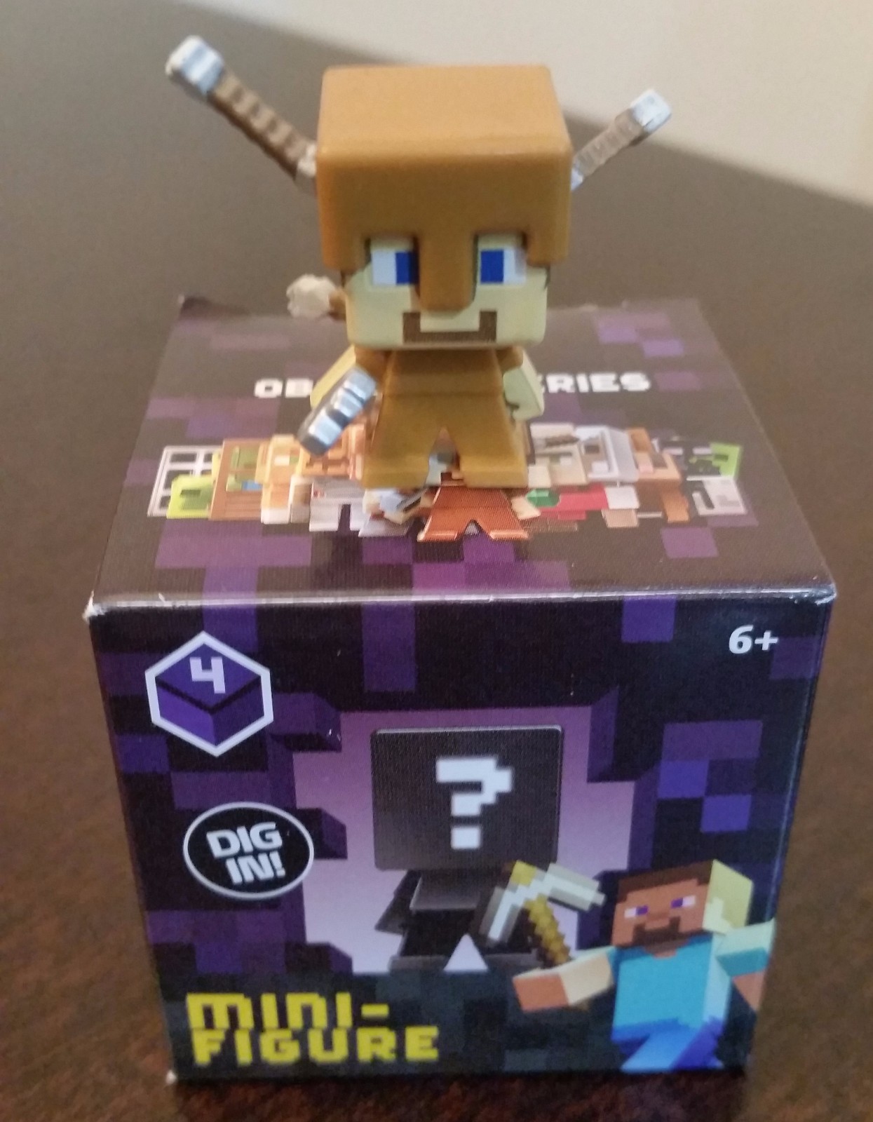 Minecraft Mini-figure Obsidian Series 4 - Steve with Arrow Damage Newly ...
