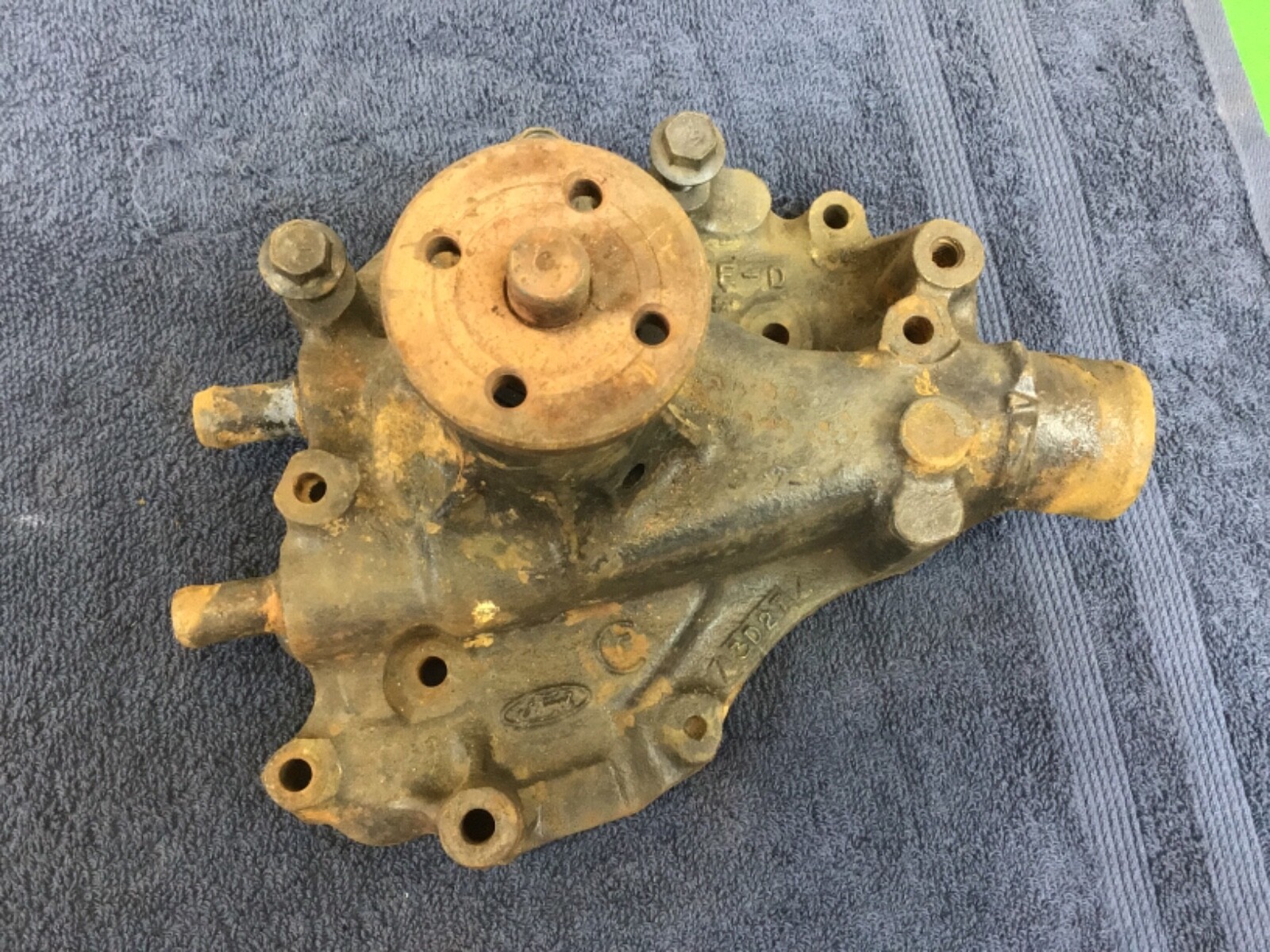 1970-1971 Ford Mustang Boss 302 Water Pump D00e-d Date 4h15 OEM NORS ...
