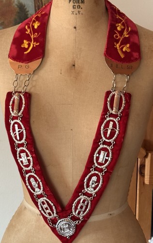 Antique Fraternal Lodge Collar Red Velvet Embroidered Metals Oddfellows ...