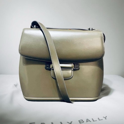 Bally Hard Shell Shoulder Bag Taupe Leather. | eBay