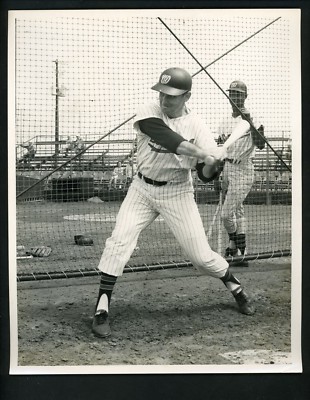 Bernie Allen action batting practice c. 1960's Press Photo Washington ...