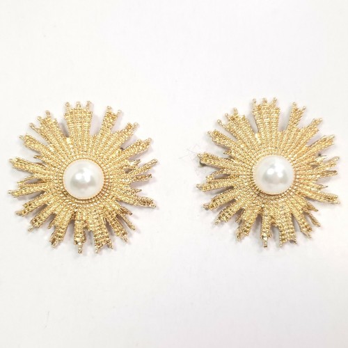 E0372 Gold Tone Base Metal Pearl Accented Sun Shape Stud Style Earrings ...