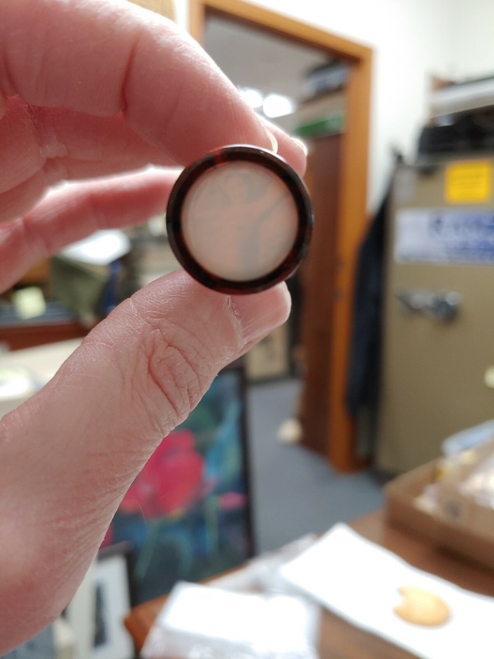 VINTAGE PLASTIC RISQUE MINI NUDE PEEP SHOW VIEWER TELESCOPE GIRLIE PIN ...