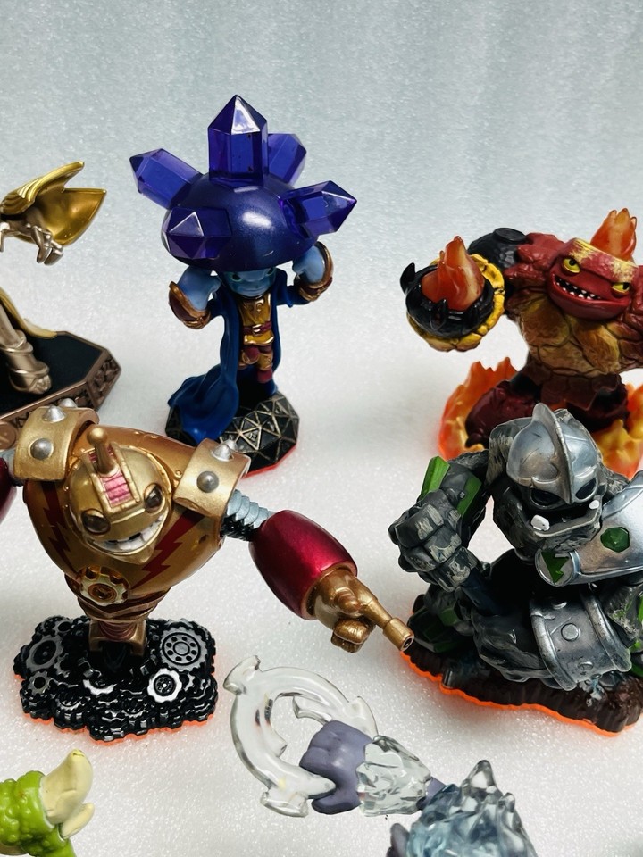 Skylanders Lot Of 29 Activision Action Figures Gaming Giants Series ...