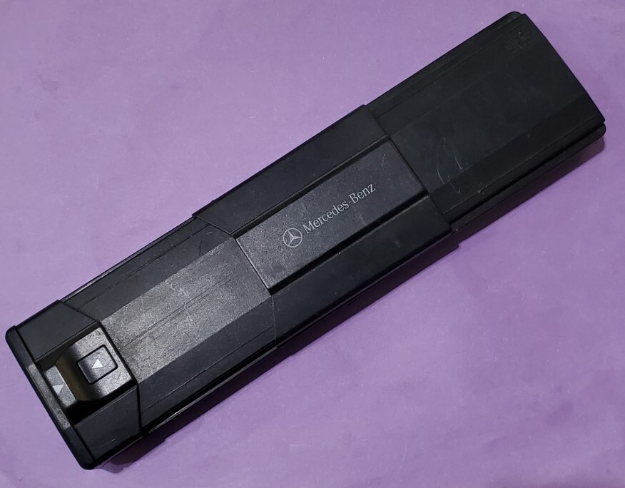 Bin47 03-2006 *COVER ONLY* MERCEDES W209 CLK55 AMG CD CHANGER DISC ...