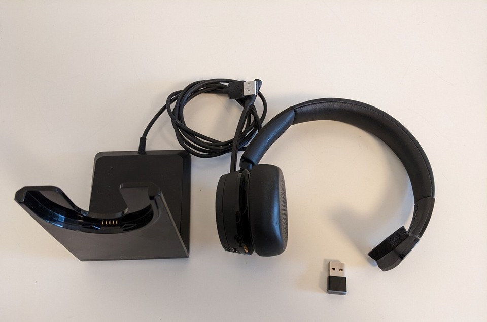 Plantronics Poly Voyager 4210 UC USB-A Poly Bluetooth Single Ear w ...