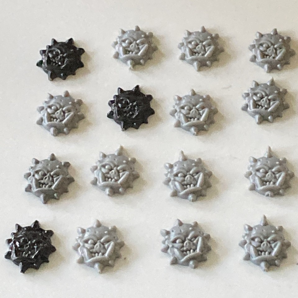 OOP Warhammer Fantasy Orcs and Goblin Evil Sun Shield Emblems (x25) K1 ...