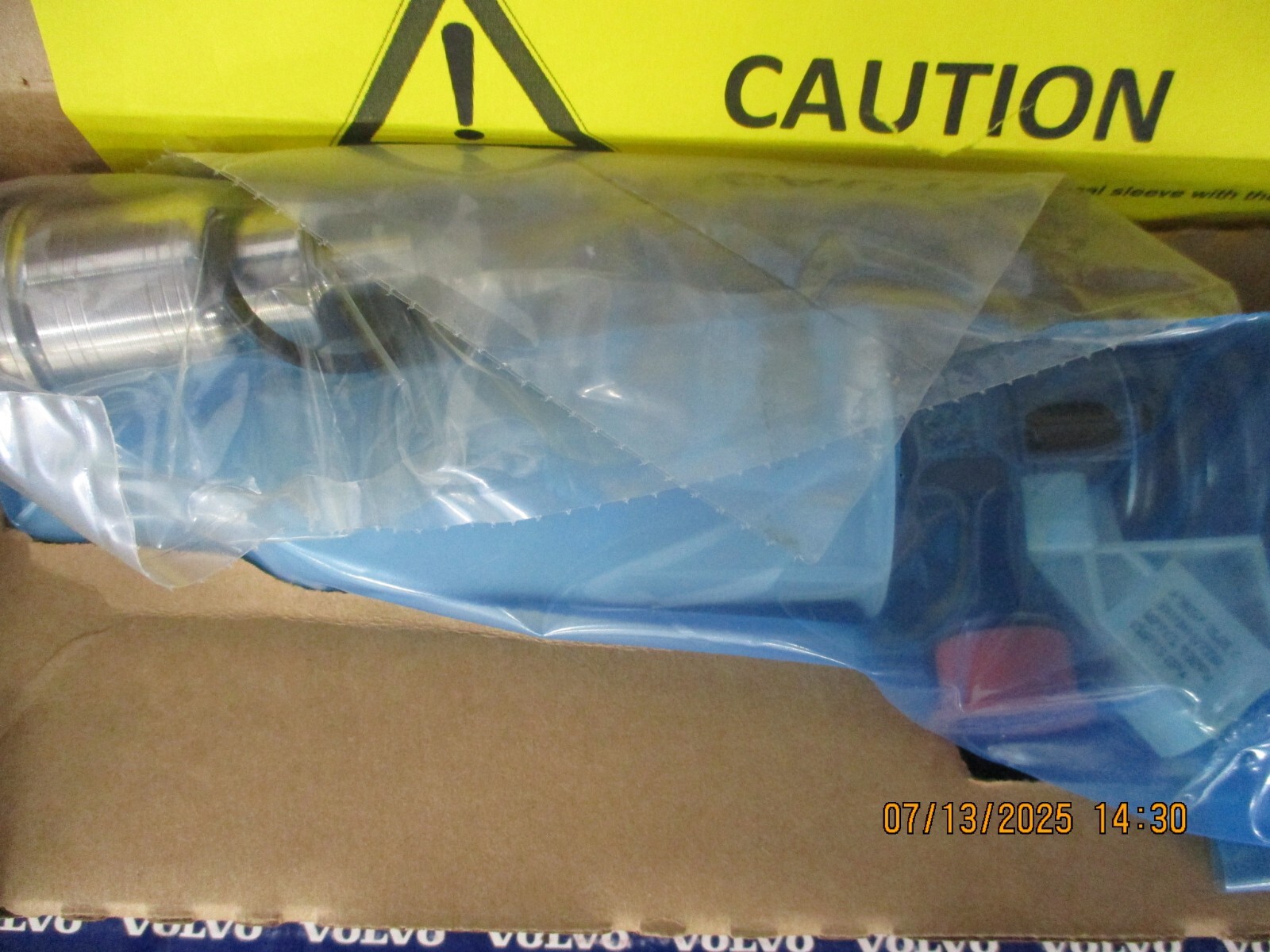 genuine OEM Volvo D13 US17 pumping fuel injector 85153229 kit for sale ...