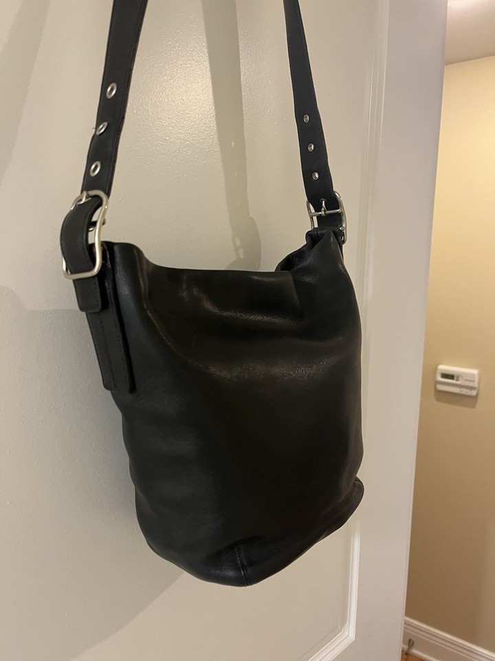 COACH 9186 Black Vintage Bucket Bag With Zip Top Closure and silver ...