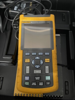 Fluke 123 Industrial Scopemeter 95969814737 | eBay