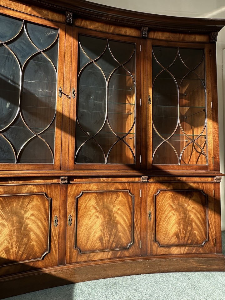 Beautiful vintage Bevan Funnell curved mahogany display cabinet with ...