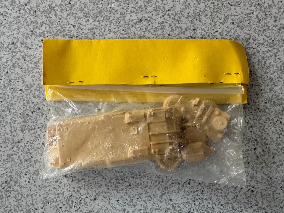 AEF Designs RARE Aliens Resin Model Kit APC 1/72 Scale Tan | eBay