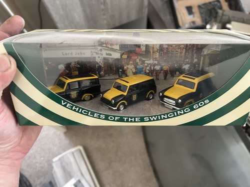 Lledo Vehicles of the Swinging 60s Ringtons Tea Vans Diecast Model Set ...
