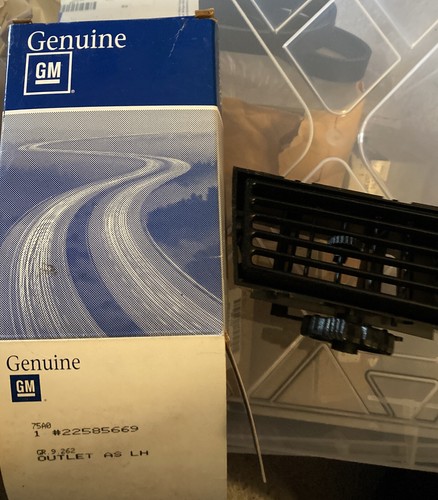 Oldsmobile GM OEM Dash Air Vent-AC A/C Heater Duct Outlet Louvre Left ...