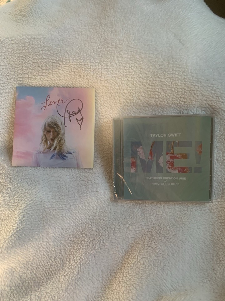 SIGNED Lover Booklet + ME! CD Single - AUTOGRAPHED Taylor Swift | eBay