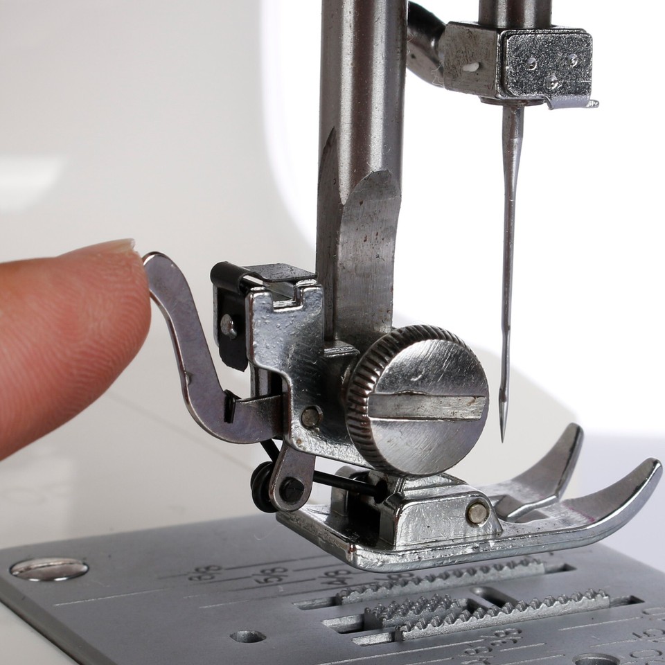 Feiyue FYe310 Sewing Machine - Powerful 100W Motor - 24 Stitches ...