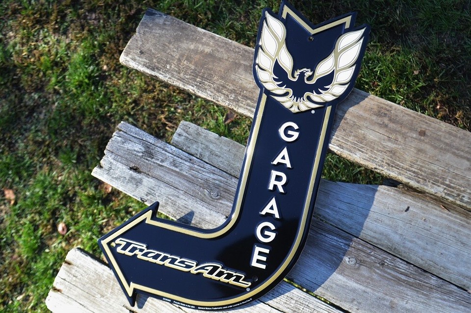 Pontiac Trans Am Embossed Arrow Tin Sign - TransAm - Smokey and the ...