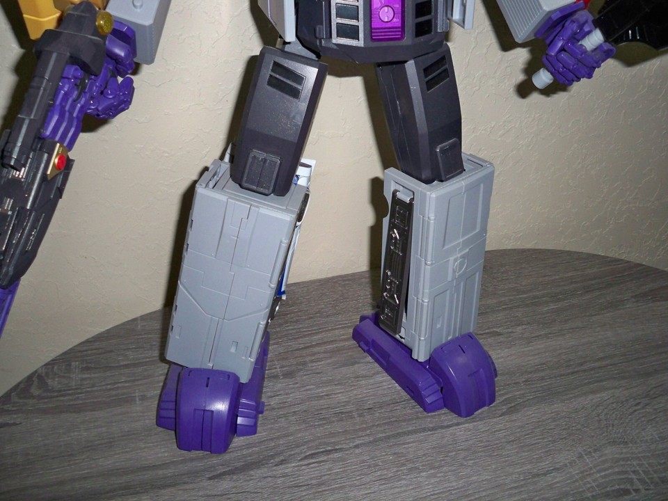 Transformers DX9 Toys Atilla Stunticons Masterpiece Combiner Menasor ...