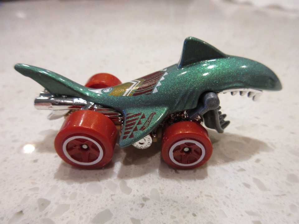 2025 Hot Wheels Shark Bite TREASURE HUNT Green Diecast Toy Race Car | eBay