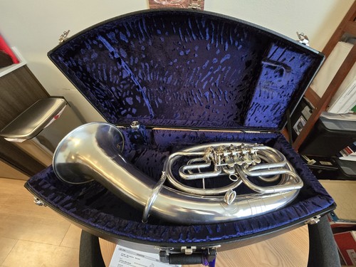 Amati Bb Kaiser Baritone/Oval Euphonium, 4 valves, w/ 2 cases ...