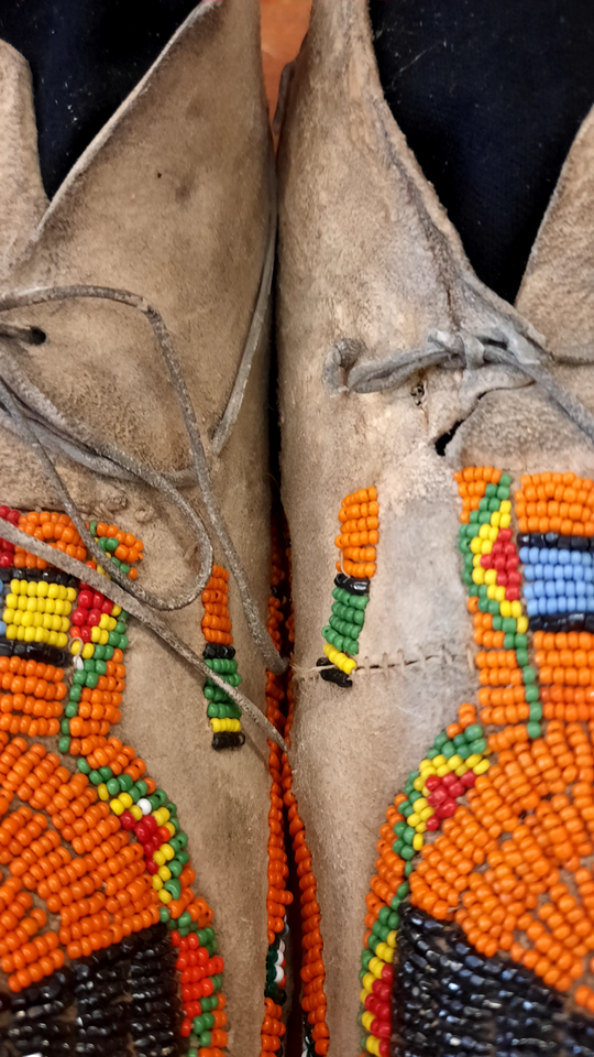 Antique Native American Beaded Crow Moccasins c1900s Keyhole Design ...