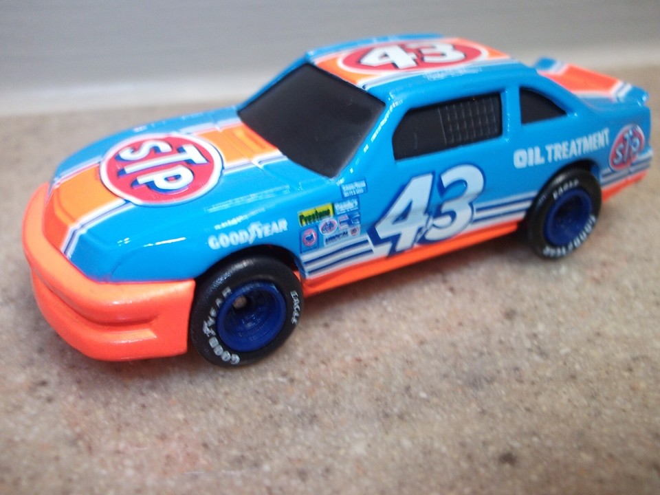 1992 Road Champs NASCAR #43 Richard Petty STP Pontiac Grand Prix 1/64 ...