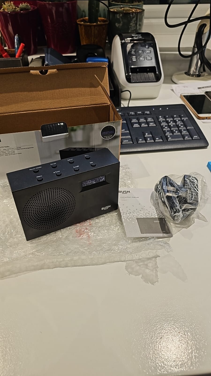 BUSH PORTABLE 824/2303 DAB/FM RADIO MAIN OR BATTERY POWERED LCD DISPLAY ...