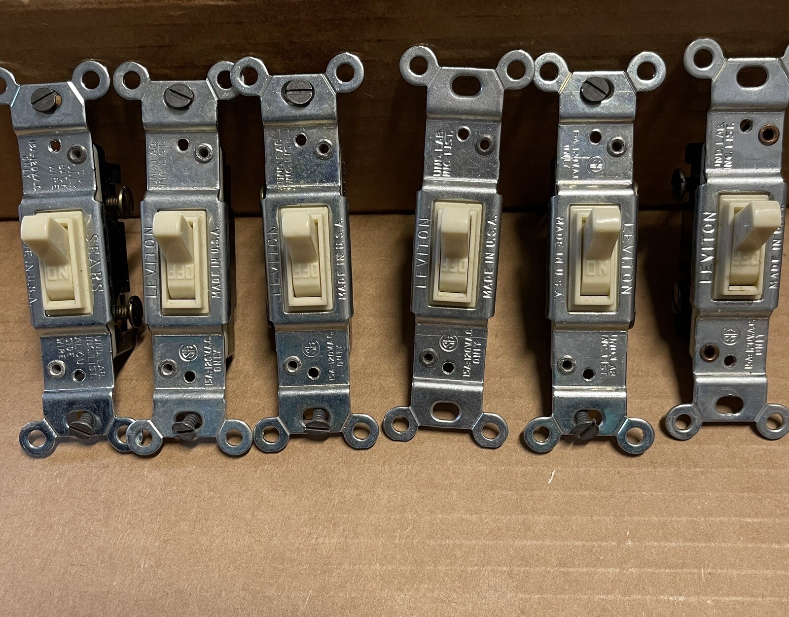Lot Of 6 Vintage Leviton 15A-120VAC Single Pole Switches Made In USA ...