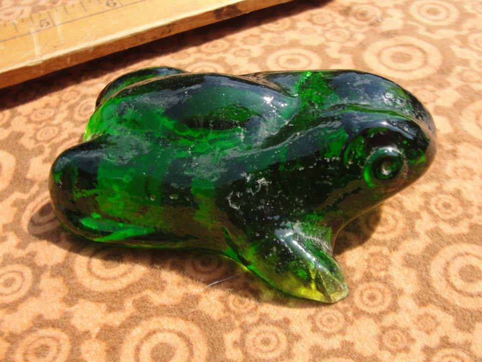 Mosser Label Pink Glass Frog + unknown Green Glass Frog Paperweights | eBay