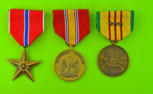 3 VIETNAM MEDALS - Bronze Star, National Defense, Vietnam Service with ...
