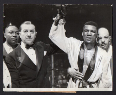 ORIG PHOTO boxer boxing champ BOB MONTGOMERY wins HARRY BALOGH ring ...