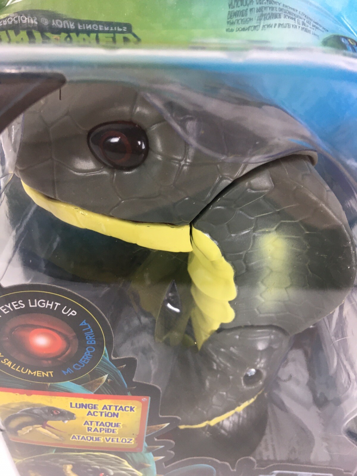 FINGERLINGS UNTAMED SNAKES - FANG (KING COBRA) - LUNGE ATTACK ACTION ...