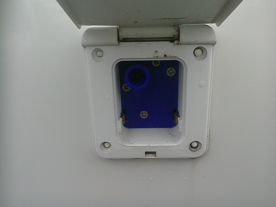 Whale Watermaster EP1612 Caravan High Flow 12V Water Pump + Plug Bailey ...