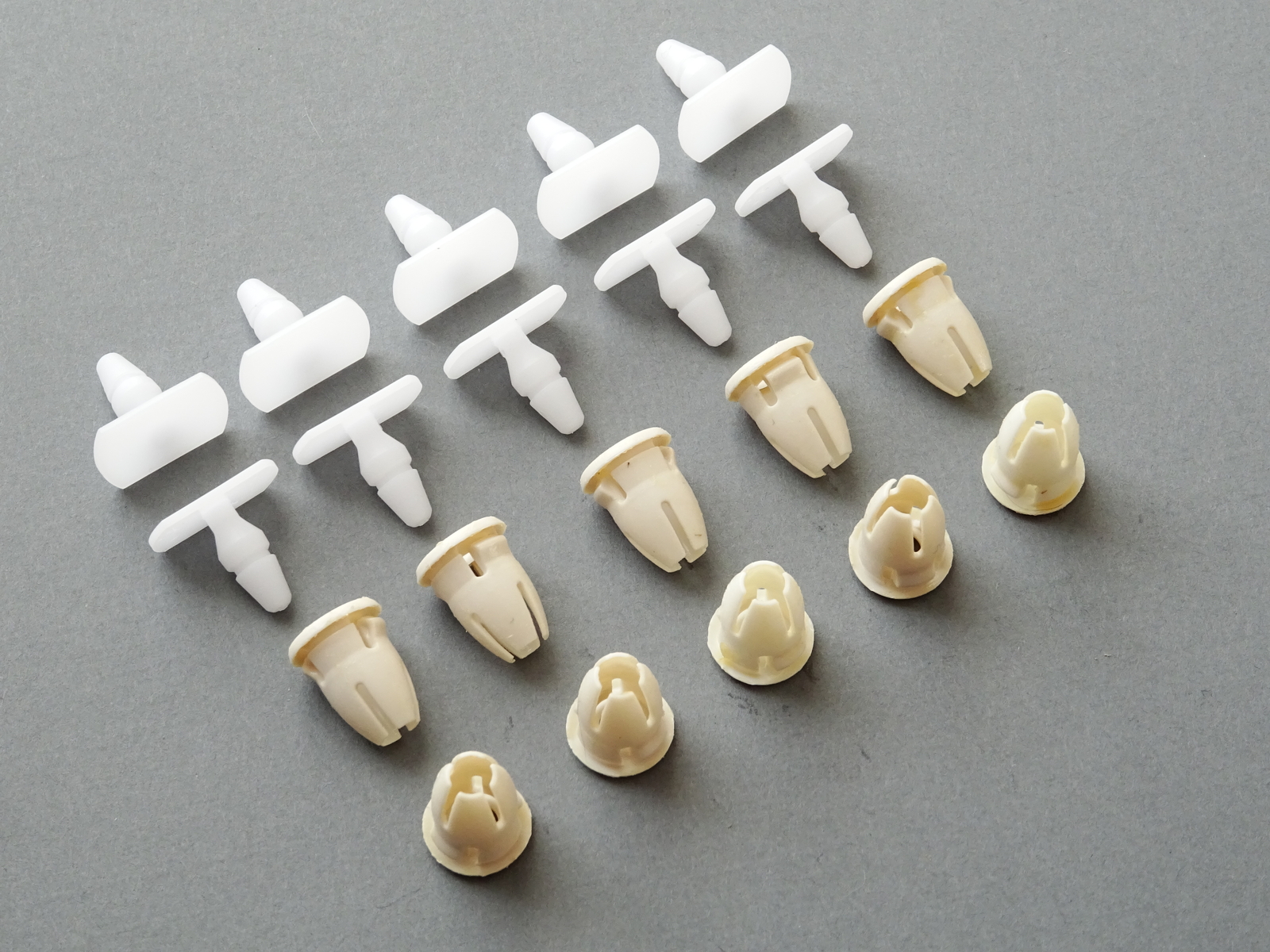 10x Befestigung Clips Druckknopf Tülle Mercedes Zierleiste zerlegt ...