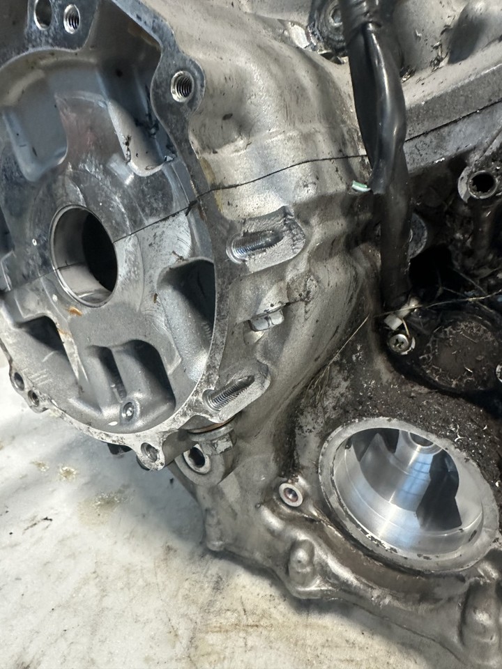 11-15 Kawasaki NINJA ZX10R ENGINE MOTOR CRANKCASE CRANK CASES CASING ...