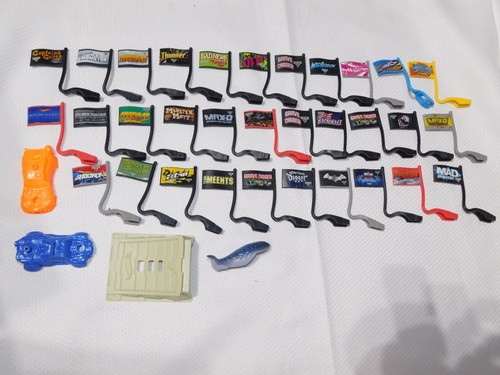 HOT WHEELS Monster Jam 25th Anniversary Team Flag LOT 32 FLAGS 2 CRUCH ...