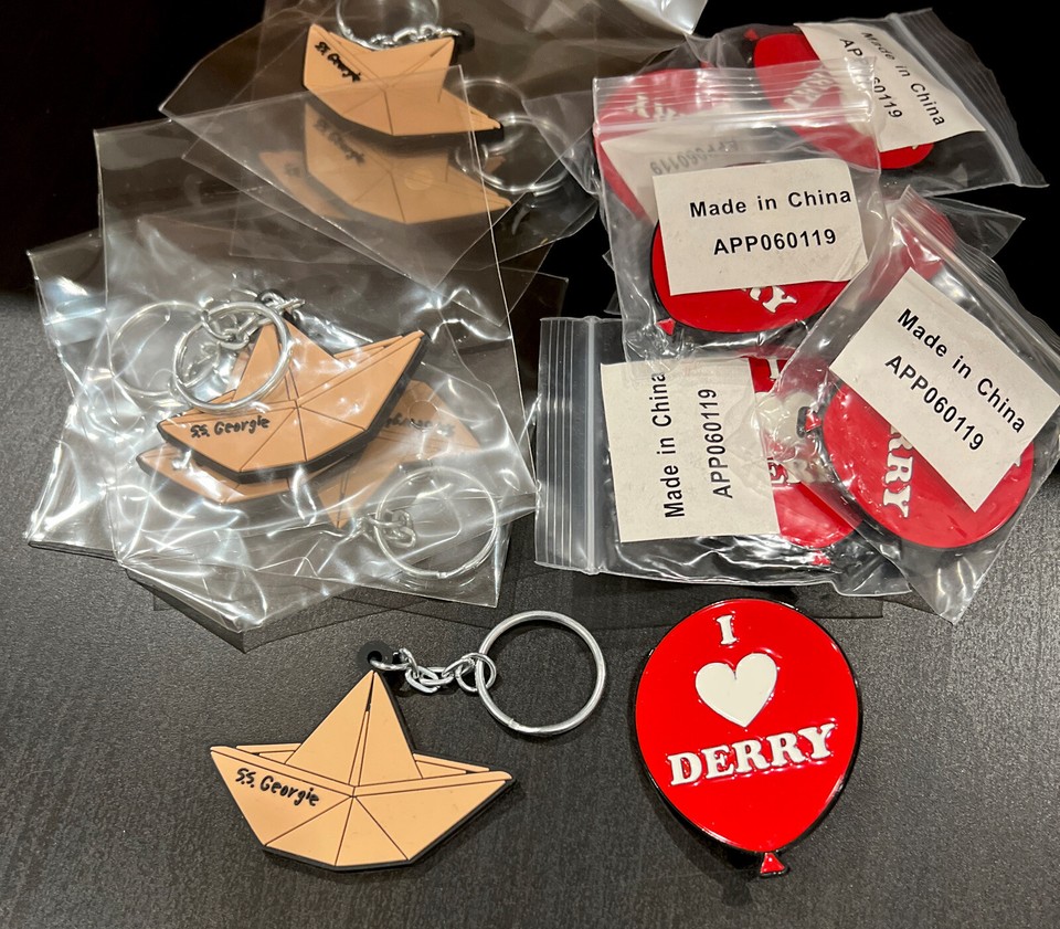 Pennywise - It - I Love Derry Pin and SS Georgie Keychain IT Hot Topic ...