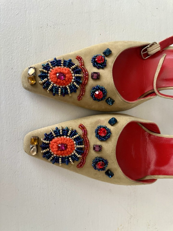 Fendi Size 6.5 M Beaded Suede Camel Trophy Pointed Toe Heels Made In ...