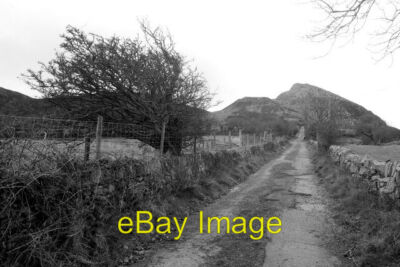 Photo 6x4 Y llwybr i'r chwarel / The quarry path Trefor/SH3746 c2021 | eBay