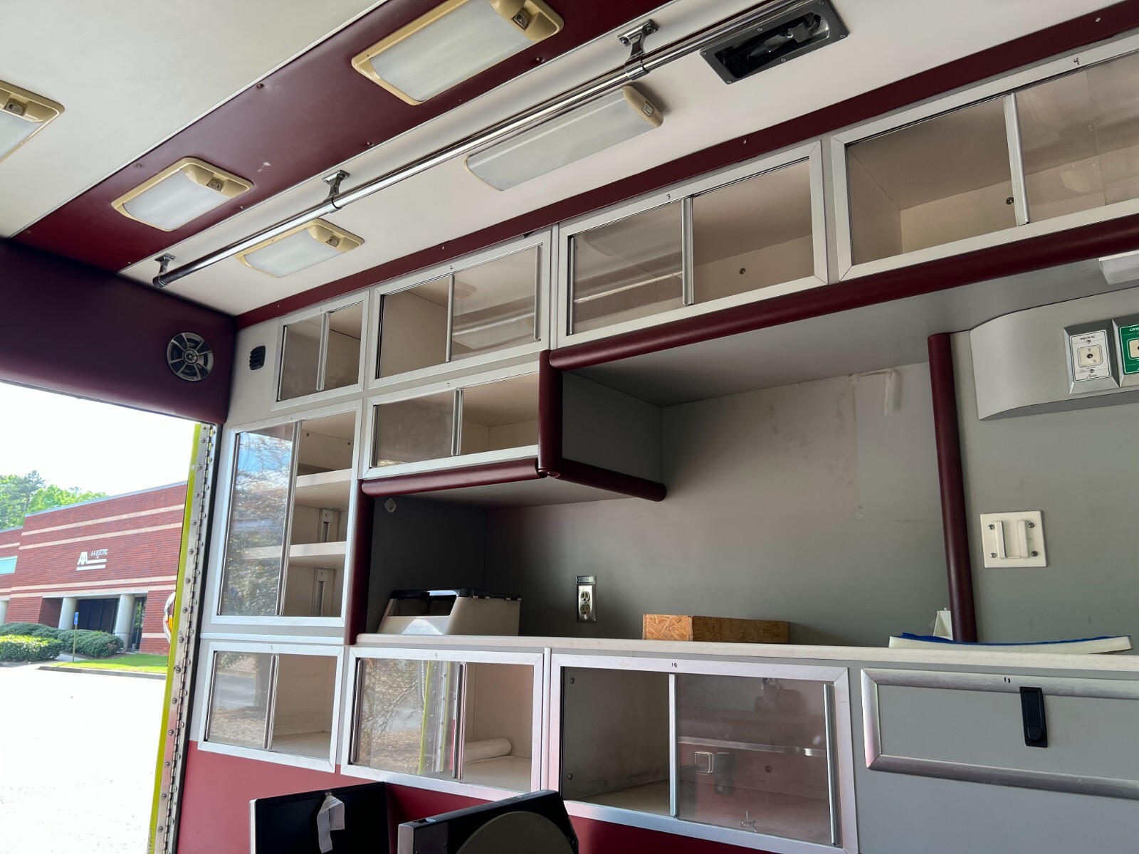 2009 Ambulance Cargo Box 172" L x 96" Tall x 96" Wide + Console Lights ...