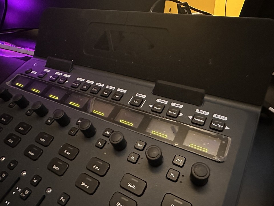 Avid S1 EUCON-Enabled Desktop DAW Control Surface for Pro Tools B-Stock ...